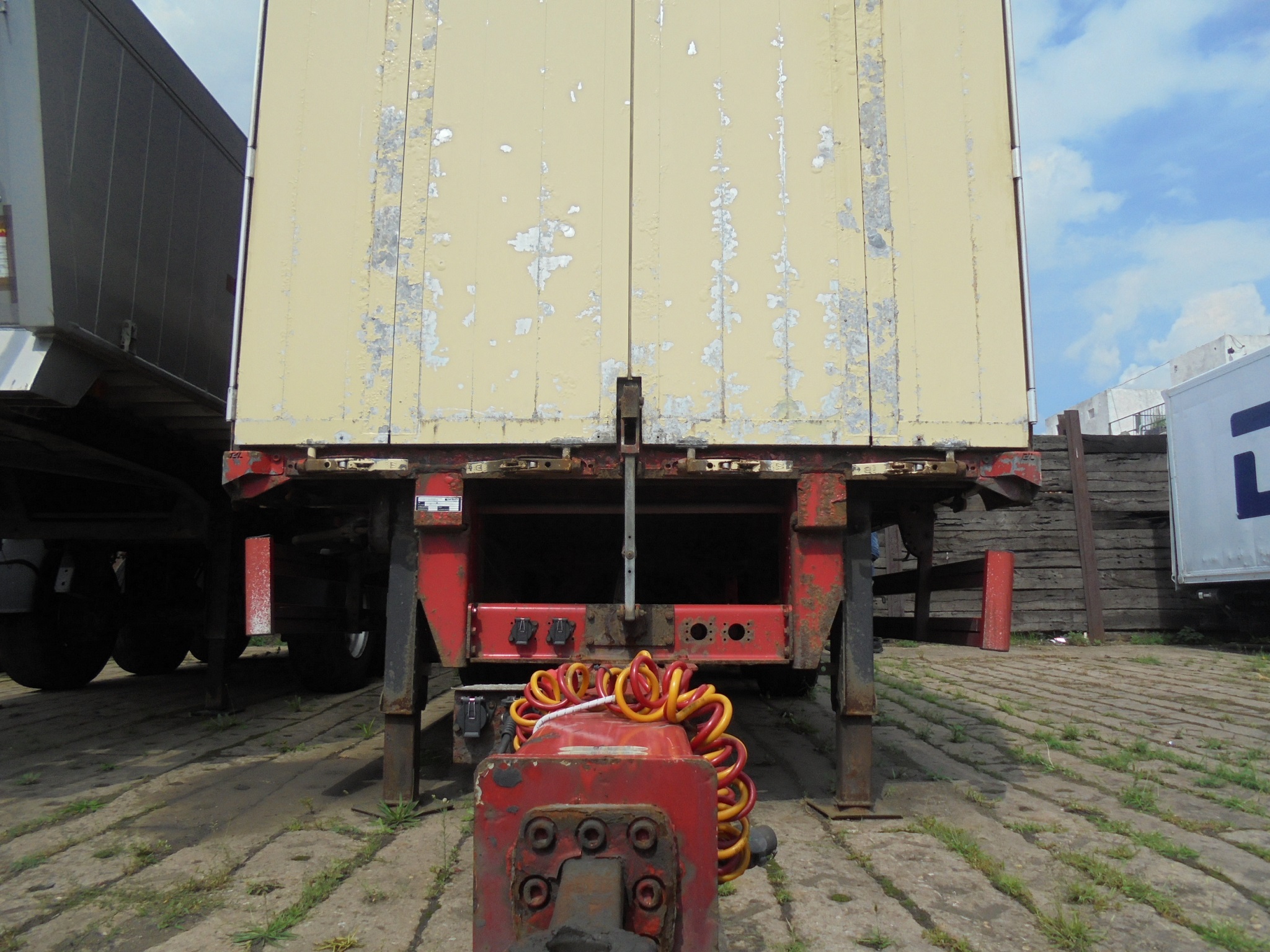 Anhänger – TASSIS Trucks